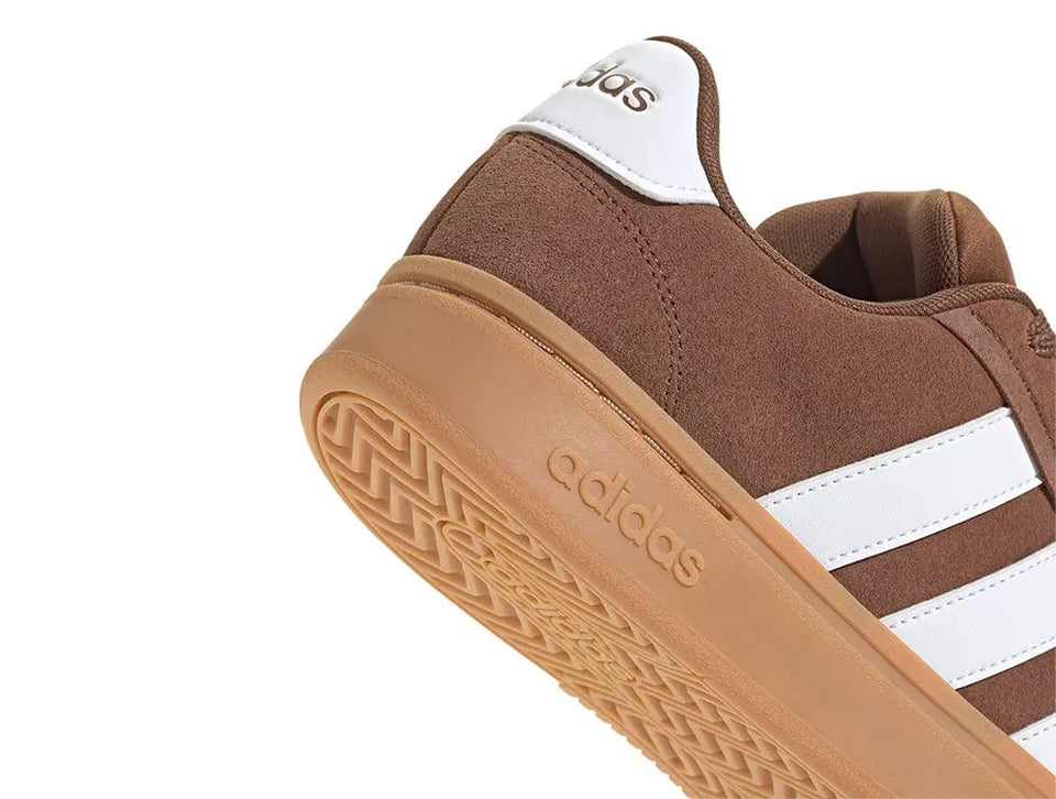 Zapatilla Adidas Grand Court Alpha 00S Hombre Café/Blanco/Suela Gum ...